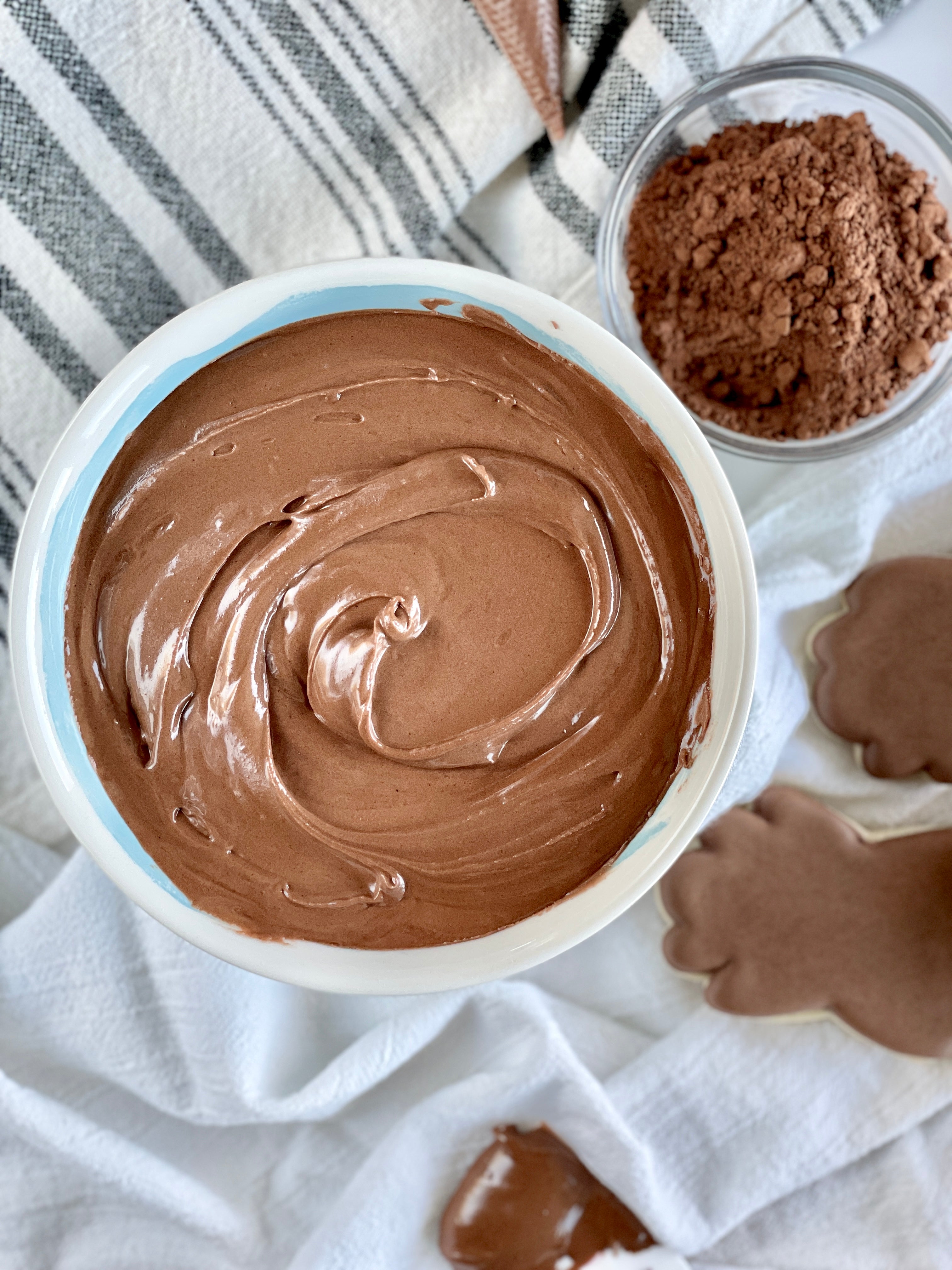 Completely Chocolate Royal Icing Recipe – Lolly's Home Kitchen